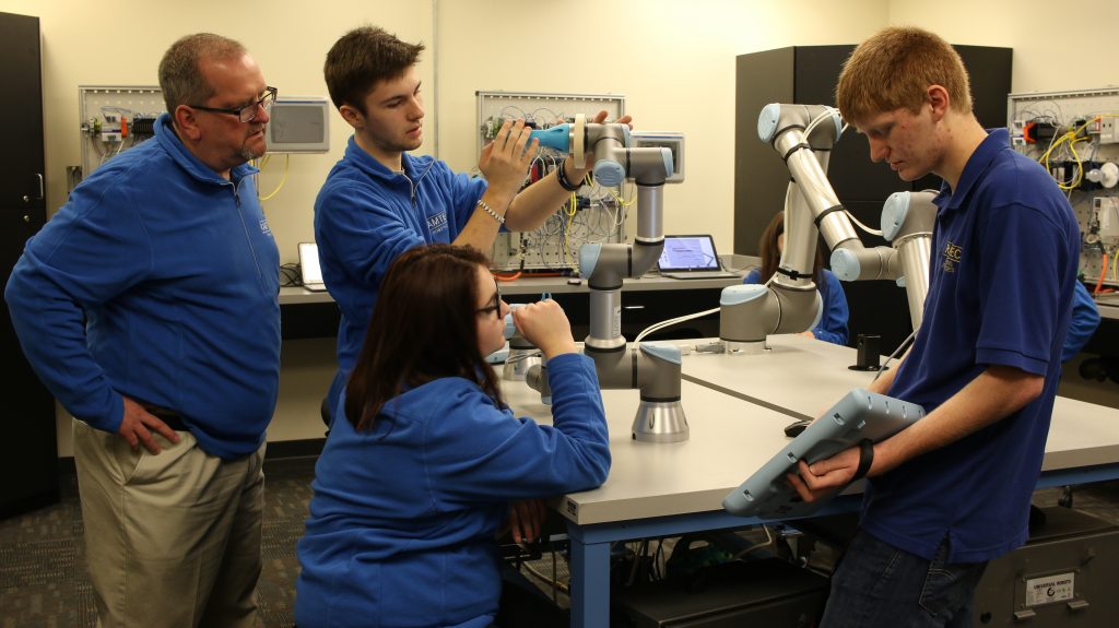 Collaborative Learning - IndMacDig | Industrial Machinery Digest