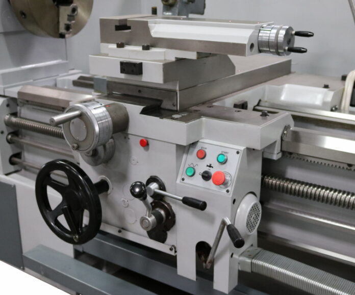 Lion Lathe Fall Specials - MODEL 30-CU ENGINE LATHE - IndMacDig ...