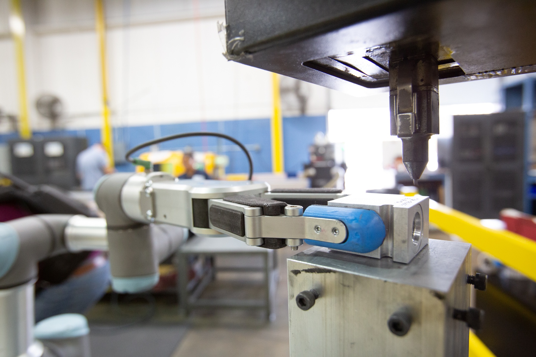 Collaborative Gripper Boost Profitability and Reduces Misloads by 40% - IndMacDig | Industrial ...