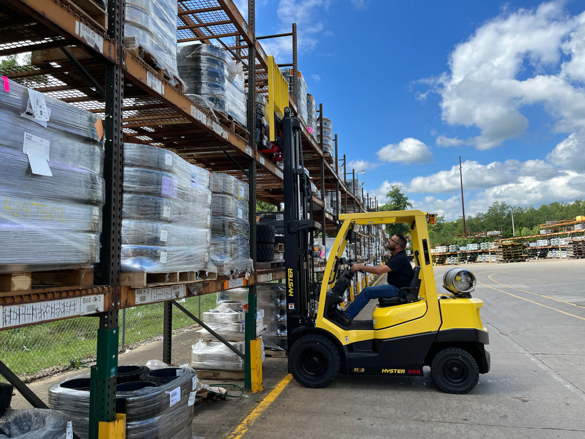 Hyster forklifts win two product of the year awards - IndMacDig | Industrial Machinery Digest